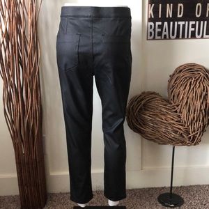 Signature Studio | Pants & Jumpsuits | Signature Studio Black Cropped ...